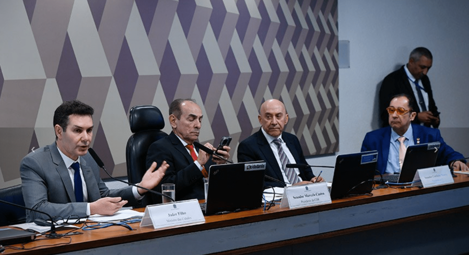 Jader Filho debate decreto de saneamento no Senado Federal - CBIC ... Jader Filho debate decreto de saneamento no Senado Federal - CBIC ...